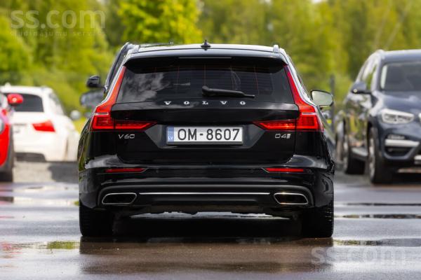 Melns Volvo V60 2019 Jelgava, ar dzinēja tilpumu 2.00 L un nobraukumu 243 tūkst. km par 14999 €, foto 3 vietnē AUTOMOTO.COM.LV
