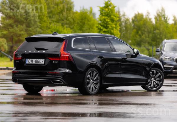 Melns Volvo V60 2019 Jelgava, ar dzinēja tilpumu 2.00 L un nobraukumu 243 tūkst. km par 14999 €, foto 5 vietnē AUTOMOTO.COM.LV