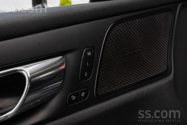 Melns Volvo V60 2019 Jelgava, ar dzinēja tilpumu 2.00 L un nobraukumu 243 tūkst. km par 14999 €, foto 9 vietnē AUTOMOTO.COM.LV