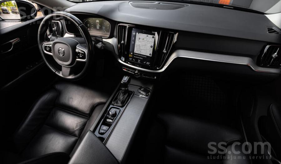 Melns Volvo V60 2019 Jelgava, ar dzinēja tilpumu 2.00 L un nobraukumu 243 tūkst. km par 14999 €, foto 25 vietnē AUTOMOTO.COM.LV