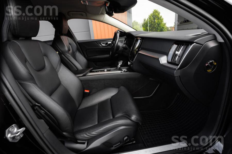 Melns Volvo V60 2019 Jelgava, ar dzinēja tilpumu 2.00 L un nobraukumu 243 tūkst. km par 14999 €, foto 30 vietnē AUTOMOTO.COM.LV