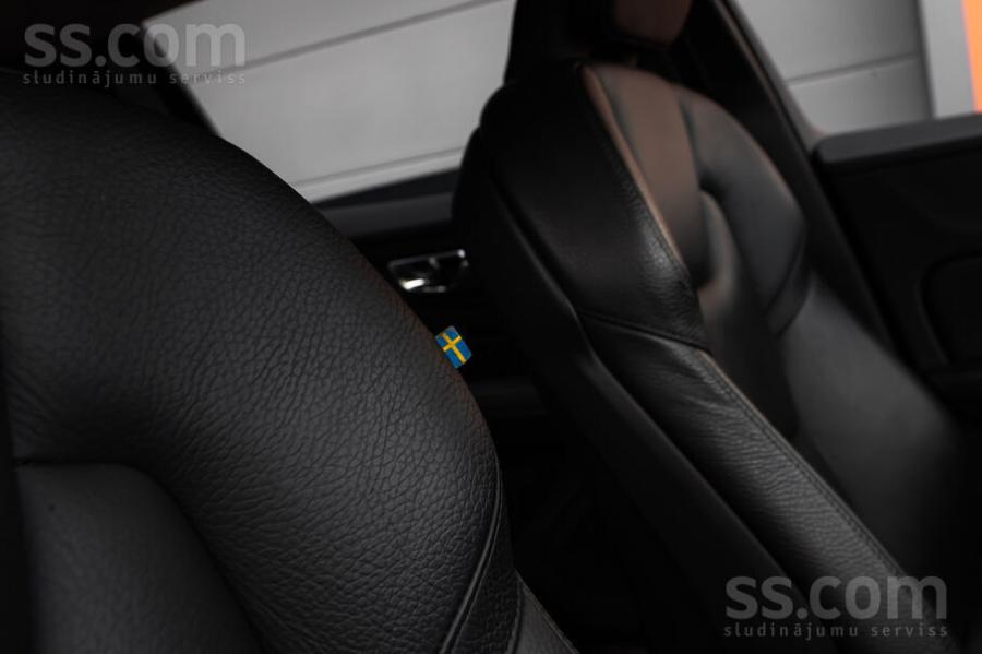 Melns Volvo V60 2019 Jelgava, ar dzinēja tilpumu 2.00 L un nobraukumu 243 tūkst. km par 14999 €, foto 31 vietnē AUTOMOTO.COM.LV