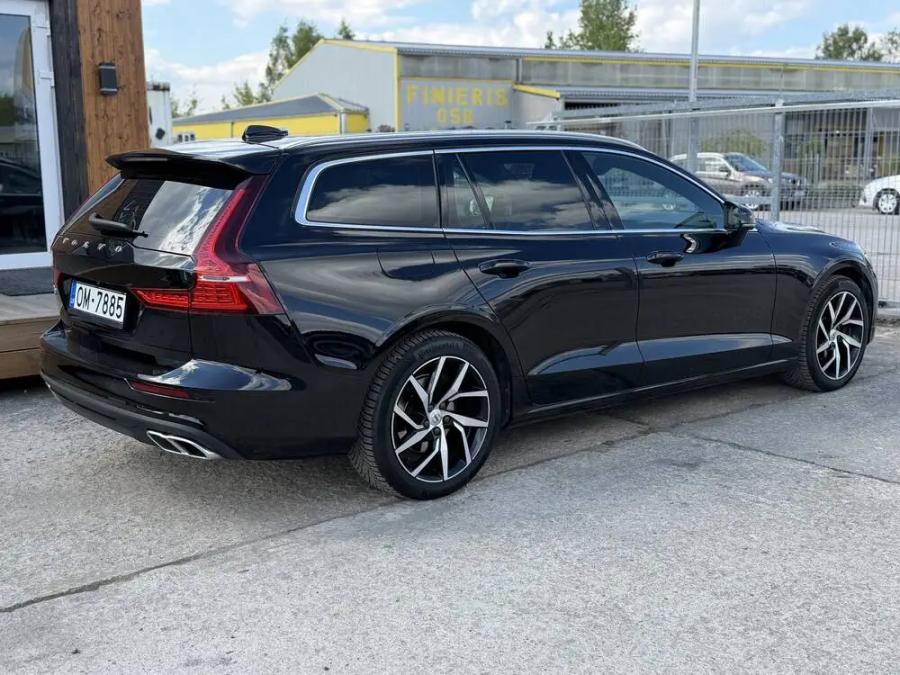 Melns Volvo V60 2019 Rīga, ar dzinēja tilpumu 2.00 L un nobraukumu 145 tūkst. km par 16500 €, foto 8 vietnē AUTOMOTO.COM.LV