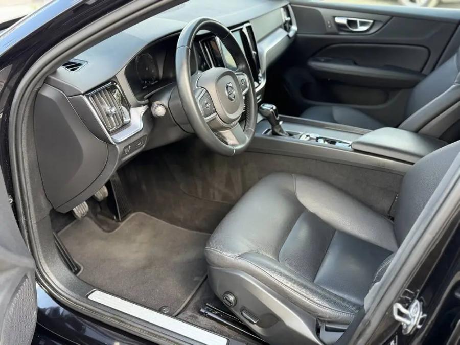 Melns Volvo V60 2019 Rīga, ar dzinēja tilpumu 2.00 L un nobraukumu 145 tūkst. km par 16500 €, foto 11 vietnē AUTOMOTO.COM.LV