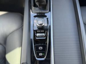 Melns Volvo V60 2019 Rīga, ar dzinēja tilpumu 2.00 L un nobraukumu 145 tūkst. km par 16500 €, foto 16 vietnē AUTOMOTO.COM.LV