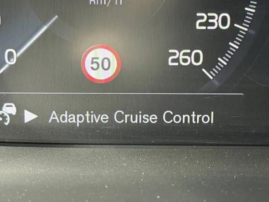 Melns Volvo V60 2019 Rīga, ar dzinēja tilpumu 2.00 L un nobraukumu 145 tūkst. km par 16500 €, foto 19 vietnē AUTOMOTO.COM.LV