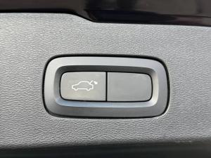 Melns Volvo V60 2019 Rīga, ar dzinēja tilpumu 2.00 L un nobraukumu 145 tūkst. km par 16500 €, foto 24 vietnē AUTOMOTO.COM.LV