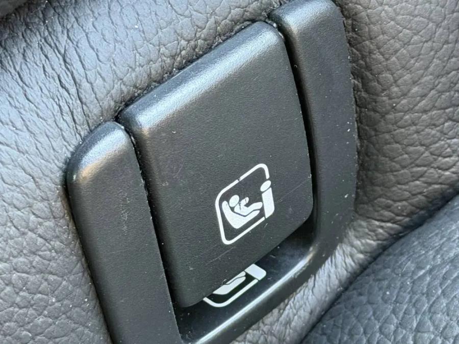 Melns Volvo V60 2019 Rīga, ar dzinēja tilpumu 2.00 L un nobraukumu 145 tūkst. km par 16500 €, foto 26 vietnē AUTOMOTO.COM.LV