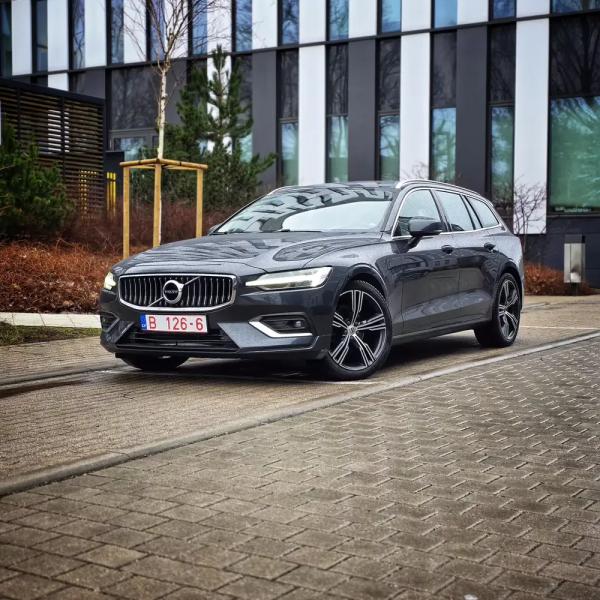 Melns Volvo V60 2019 Rīga, ar dzinēja tilpumu 2.00 L un nobraukumu 251 tūkst. km par 13695 €, foto 1 vietnē AUTOMOTO.COM.LV