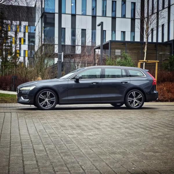 Melns Volvo V60 2019 Rīga, ar dzinēja tilpumu 2.00 L un nobraukumu 251 tūkst. km par 13695 €, foto 3 vietnē AUTOMOTO.COM.LV