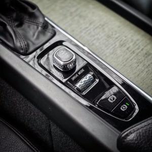 Черный Вольво B60 2019 в Рига, объемом двигателя 2.00 л и пробегом 251 тыс. км за 13695 €, фото 10 на AUTOMOTO.COM.LV
