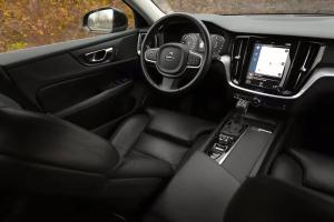Melns Volvo V60 2019 Jelgava, ar dzinēja tilpumu 2.00 L un nobraukumu 182 tūkst. km par 14000 €, foto 8 vietnē AUTOMOTO.COM.LV