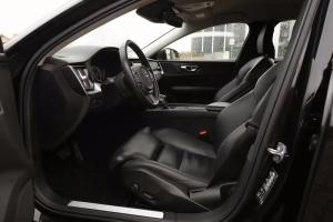Melns Volvo V60 2019 Jelgava, ar dzinēja tilpumu 2.00 L un nobraukumu 182 tūkst. km par 14000 €, foto 12 vietnē AUTOMOTO.COM.LV