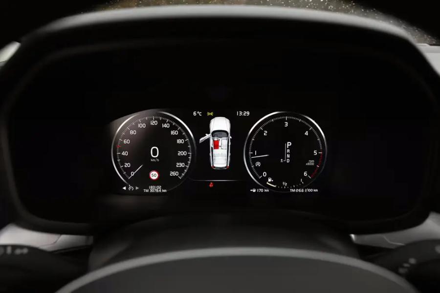 Melns Volvo V60 2019 Jelgava, ar dzinēja tilpumu 2.00 L un nobraukumu 182 tūkst. km par 14000 €, foto 13 vietnē AUTOMOTO.COM.LV
