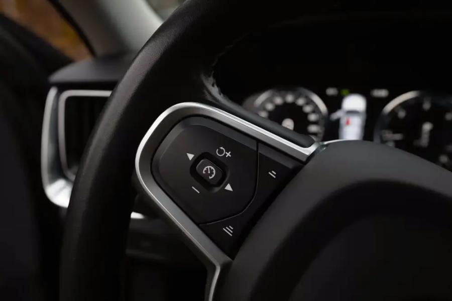 Melns Volvo V60 2019 Jelgava, ar dzinēja tilpumu 2.00 L un nobraukumu 182 tūkst. km par 14000 €, foto 14 vietnē AUTOMOTO.COM.LV