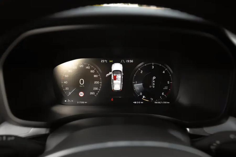 Черный Вольво B60 2019 в Елгава, объемом двигателя 2.00 л и пробегом 217 тыс. км за 13500 €, фото 19 на AUTOMOTO.COM.LV