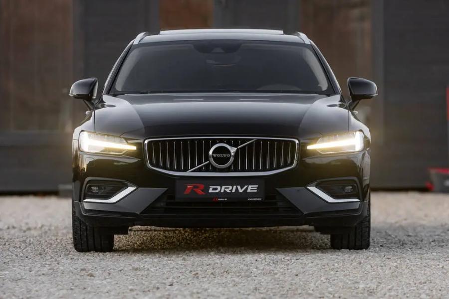 Черный Вольво B60 2019 в Елгава, объемом двигателя 2.00 л и пробегом 264 тыс. км за 14500 €, фото 3 на AUTOMOTO.COM.LV