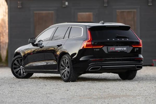 Melns Volvo V60 2019 Jelgava, ar dzinēja tilpumu 2.00 L un nobraukumu 264 tūkst. km par 14500 €, foto 6 vietnē AUTOMOTO.COM.LV