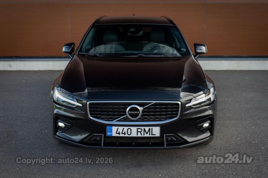 Черный Вольво B60 2019 в Таллин, объемом двигателя 2.00 л и пробегом 225 тыс. км за 18489 €, фото 8 на AUTOMOTO.COM.LV