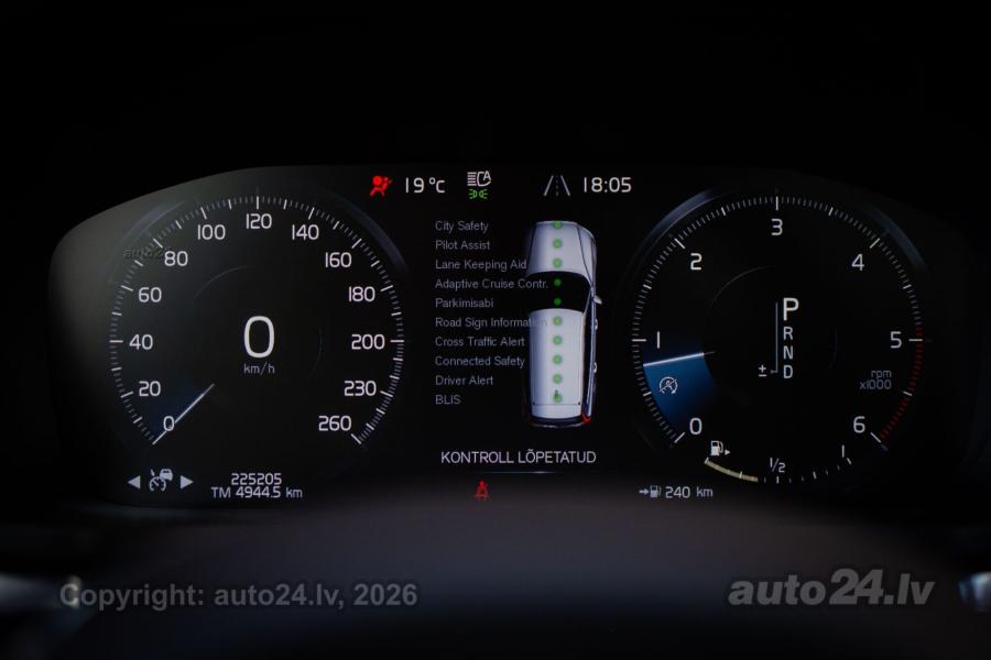 Черный Вольво B60 2019 в Таллин, объемом двигателя 2.00 л и пробегом 225 тыс. км за 18489 €, фото 18 на AUTOMOTO.COM.LV