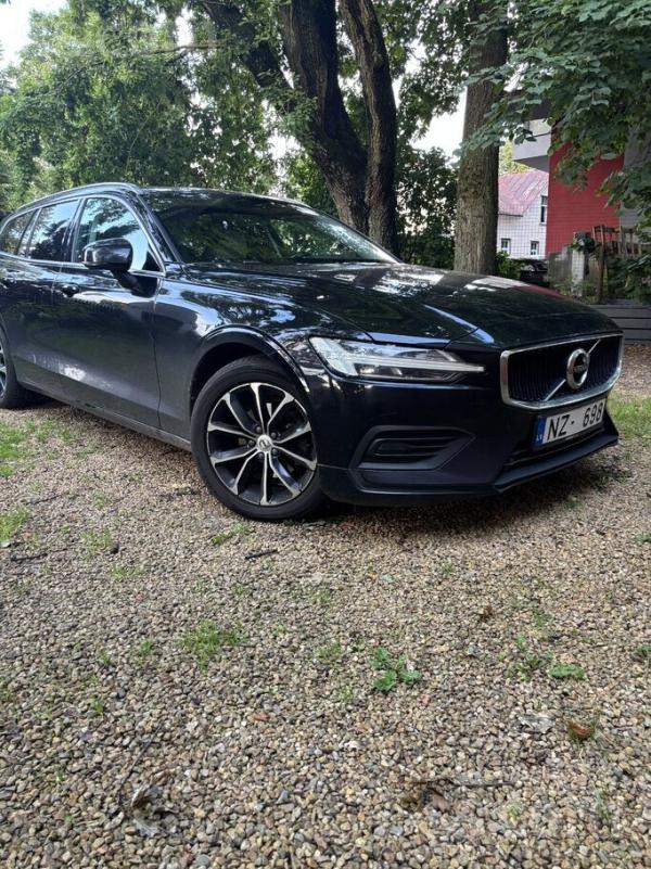 Melns Volvo V60 2019 Rīga, ar dzinēja tilpumu 2.00 L un nobraukumu 253 tūkst. km par 11700 €, foto 2 vietnē AUTOMOTO.COM.LV