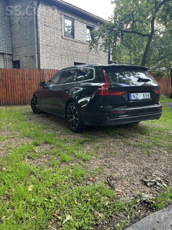 Melns Volvo V60 2019 Rīga, ar dzinēja tilpumu 2.00 L un nobraukumu 253 tūkst. km par 11700 €, foto 10 vietnē AUTOMOTO.COM.LV