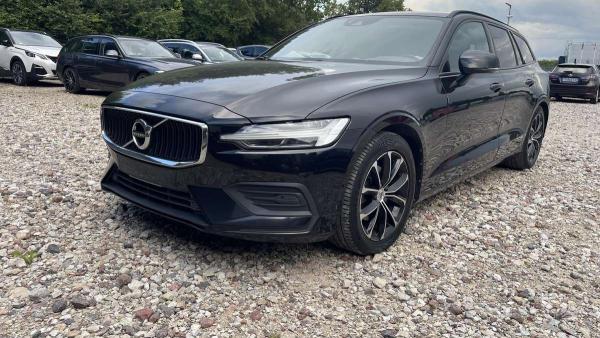 Melns Volvo V60 2019 Kauņa, ar dzinēja tilpumu 1.97 L un nobraukumu 200 tūkst. km par 12900 €, foto 1 vietnē AUTOMOTO.COM.LV