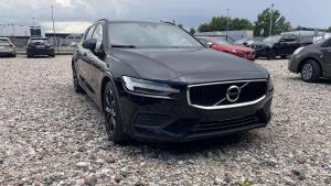 Black Volvo V60 2019 in Kaunas, with an engine capacity of 1.97 L and mileage of 200 thousand km for 12900 €, photo 4 on AUTOMOTO.COM.LV