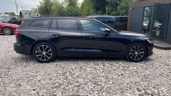 Melns Volvo V60 2019 Kauņa, ar dzinēja tilpumu 1.97 L un nobraukumu 200 tūkst. km par 12900 €, foto 4 vietnē AUTOMOTO.COM.LV