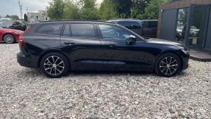 Black Volvo V60 2019 in Kaunas, with an engine capacity of 1.97 L and mileage of 200 thousand km for 12900 €, photo 5 on AUTOMOTO.COM.LV