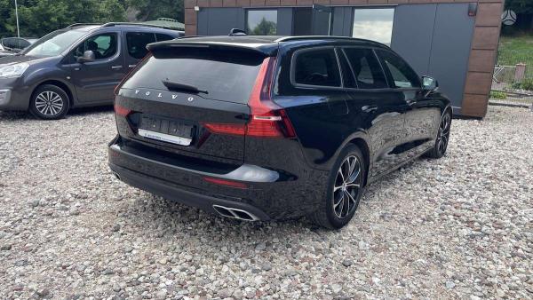 Melns Volvo V60 2019 Kauņa, ar dzinēja tilpumu 1.97 L un nobraukumu 200 tūkst. km par 12900 €, foto 5 vietnē AUTOMOTO.COM.LV