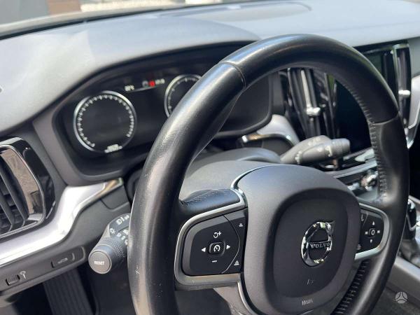 Melns Volvo V60 2019 Kauņa, ar dzinēja tilpumu 1.97 L un nobraukumu 200 tūkst. km par 12900 €, foto 10 vietnē AUTOMOTO.COM.LV