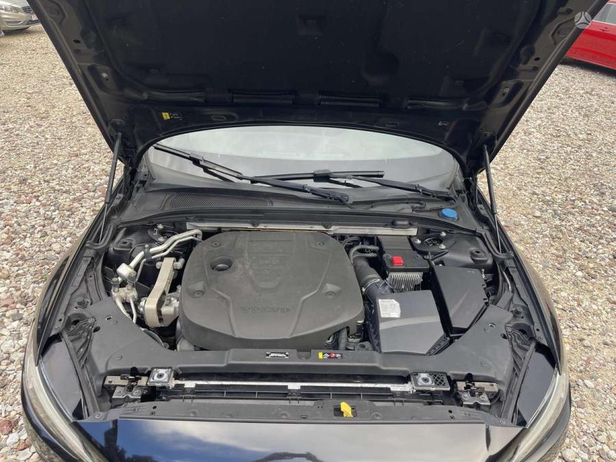 Black Volvo V60 2019 in Kaunas, with an engine capacity of 1.97 L and mileage of 200 thousand km for 12900 €, photo 20 on AUTOMOTO.COM.LV