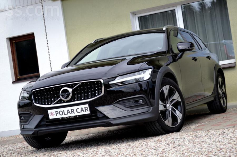 Black Volvo V60 2019 in Tukums, with an engine capacity of 2.00 L and mileage of 285 thousand km for 19990 €, photo 1 on AUTOMOTO.COM.LV