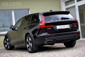 Black Volvo V60 2019 in Tukums, with an engine capacity of 2.00 L and mileage of 285 thousand km for 19990 €, photo 5 on AUTOMOTO.COM.LV