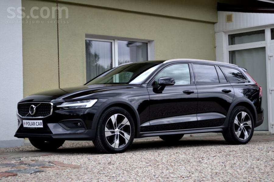 Black Volvo V60 2019 in Tukums, with an engine capacity of 2.00 L and mileage of 285 thousand km for 19990 €, photo 7 on AUTOMOTO.COM.LV