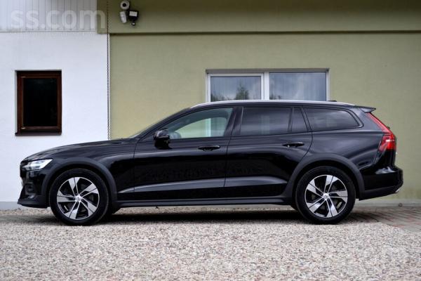 Melns Volvo V60 2019 Tukums, ar dzinēja tilpumu 2.00 L un nobraukumu 285 tūkst. km par 19990 €, foto 10 vietnē AUTOMOTO.COM.LV
