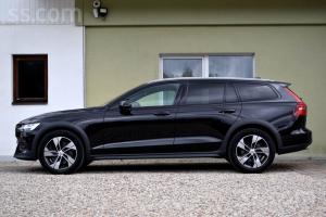 Black Volvo V60 2019 in Tukums, with an engine capacity of 2.00 L and mileage of 285 thousand km for 19990 €, photo 11 on AUTOMOTO.COM.LV