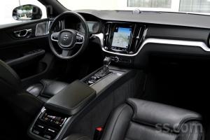 Black Volvo V60 2019 in Tukums, with an engine capacity of 2.00 L and mileage of 285 thousand km for 19990 €, photo 13 on AUTOMOTO.COM.LV