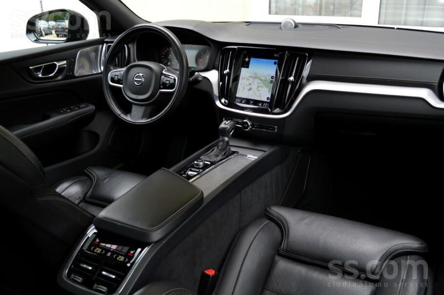 Black Volvo V60 2019 in Tukums, with an engine capacity of 2.00 L and mileage of 285 thousand km for 19990 €, photo 13 on AUTOMOTO.COM.LV