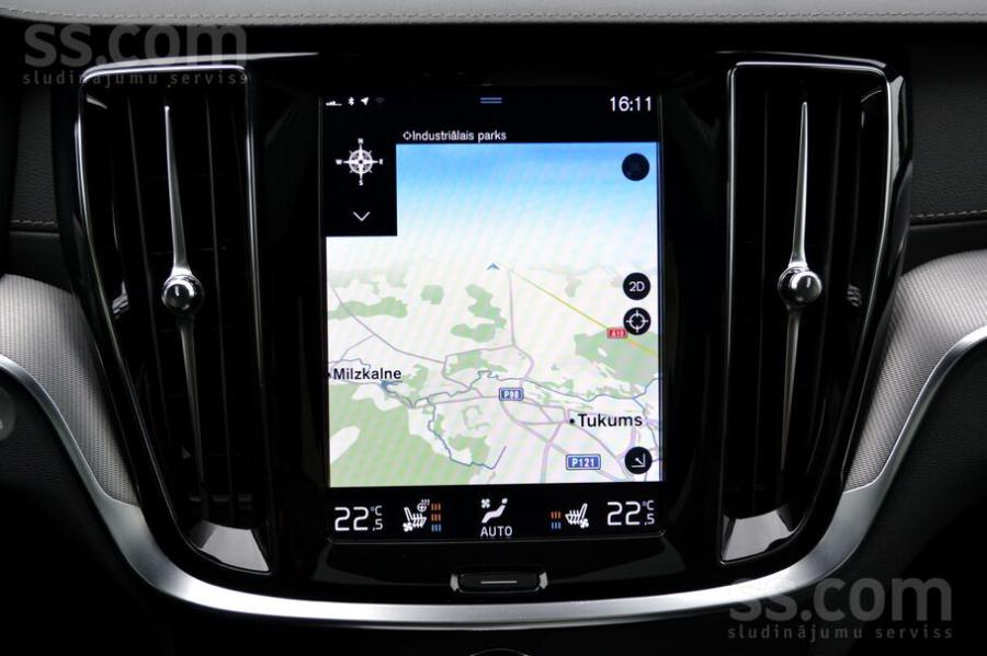 Black Volvo V60 2019 in Tukums, with an engine capacity of 2.00 L and mileage of 285 thousand km for 19990 €, photo 14 on AUTOMOTO.COM.LV