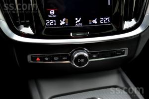 Black Volvo V60 2019 in Tukums, with an engine capacity of 2.00 L and mileage of 285 thousand km for 19990 €, photo 23 on AUTOMOTO.COM.LV