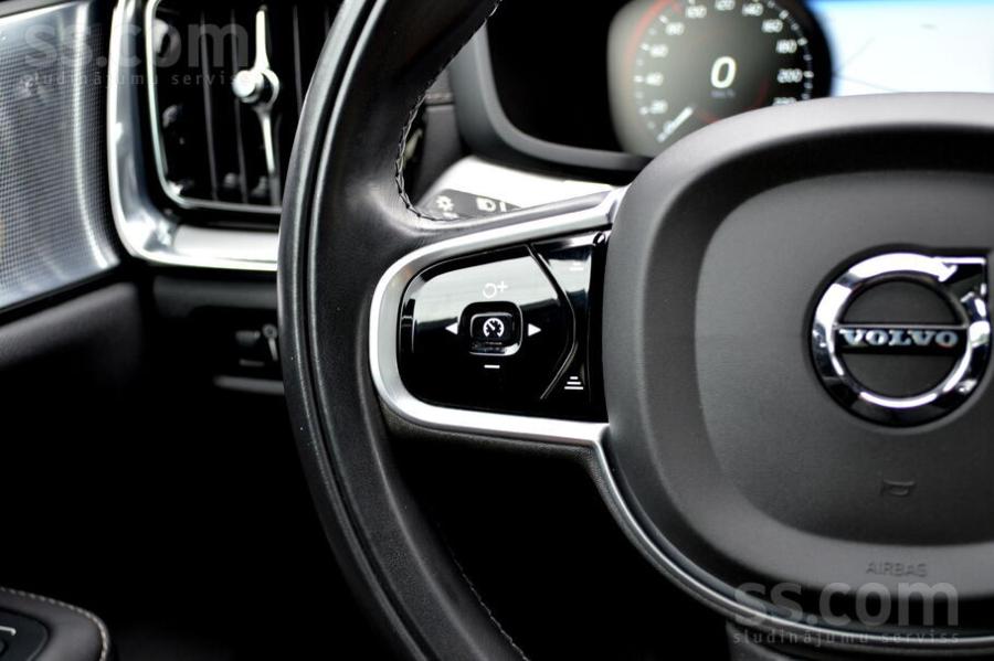 Black Volvo V60 2019 in Tukums, with an engine capacity of 2.00 L and mileage of 285 thousand km for 19990 €, photo 26 on AUTOMOTO.COM.LV