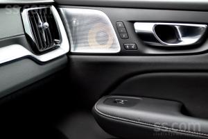 Black Volvo V60 2019 in Tukums, with an engine capacity of 2.00 L and mileage of 285 thousand km for 19990 €, photo 28 on AUTOMOTO.COM.LV