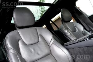 Black Volvo V60 2019 in Tukums, with an engine capacity of 2.00 L and mileage of 285 thousand km for 19990 €, photo 31 on AUTOMOTO.COM.LV