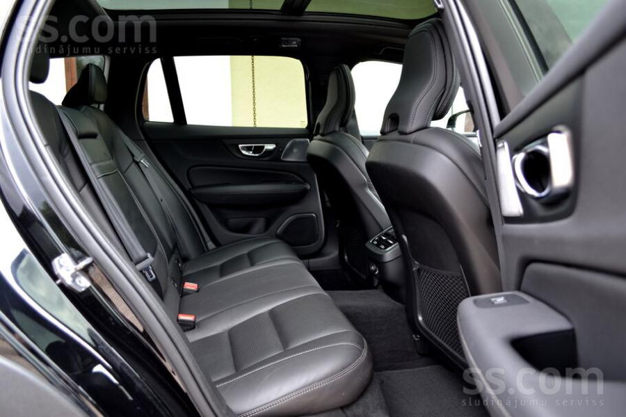 Black Volvo V60 2019 in Tukums, with an engine capacity of 2.00 L and mileage of 285 thousand km for 19990 €, photo 32 on AUTOMOTO.COM.LV