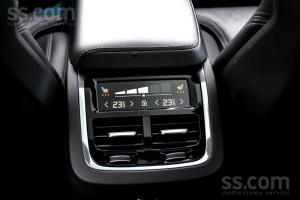 Black Volvo V60 2019 in Tukums, with an engine capacity of 2.00 L and mileage of 285 thousand km for 19990 €, photo 33 on AUTOMOTO.COM.LV