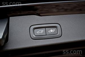 Black Volvo V60 2019 in Tukums, with an engine capacity of 2.00 L and mileage of 285 thousand km for 19990 €, photo 35 on AUTOMOTO.COM.LV