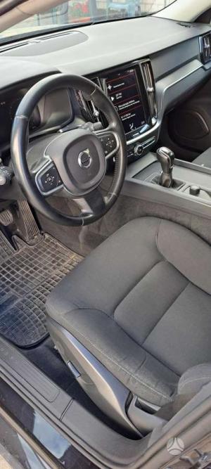 Black Volvo V60 2019 in Klaipeda, with an engine capacity of 1.97 L and mileage of 223 thousand km for 10700 €, photo 6 on AUTOMOTO.COM.LV
