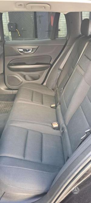 Black Volvo V60 2019 in Klaipeda, with an engine capacity of 1.97 L and mileage of 223 thousand km for 10700 €, photo 9 on AUTOMOTO.COM.LV